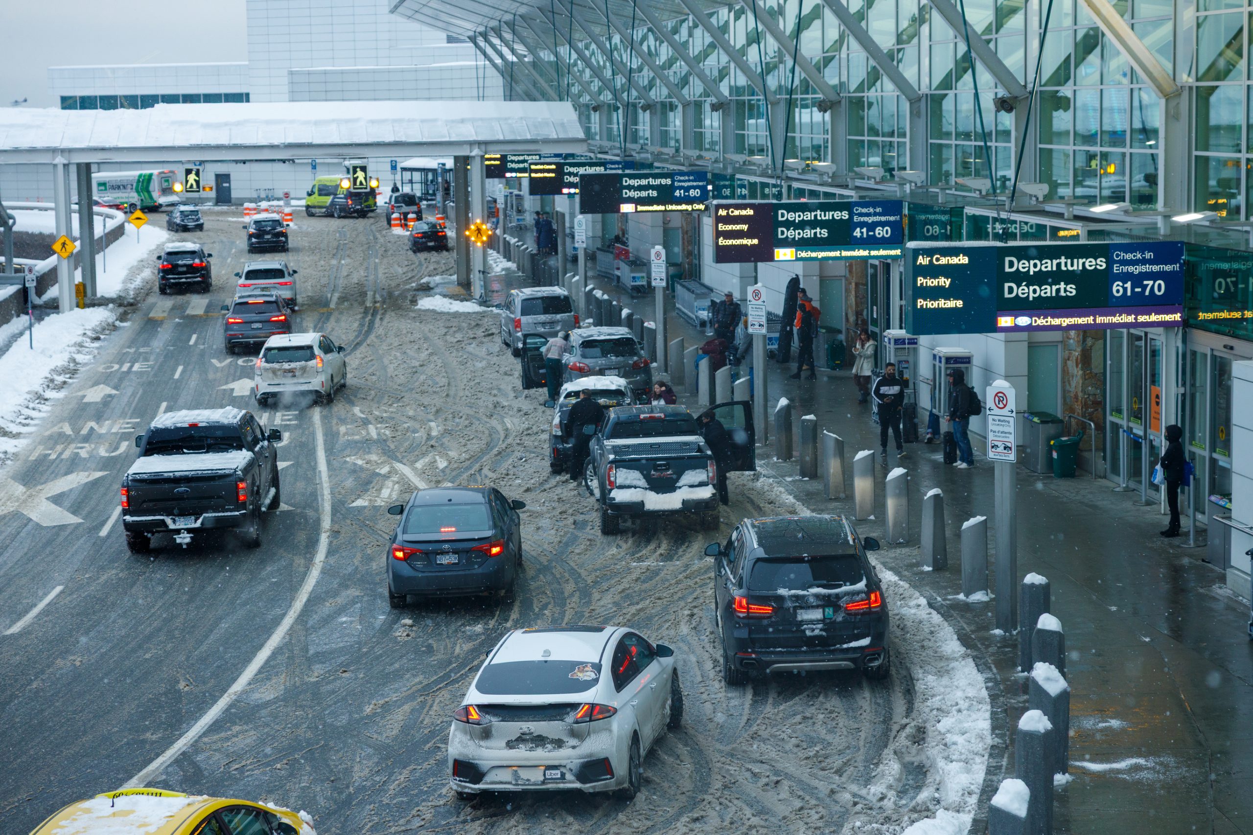 Distance caregivers' conundrum - Canadian Affairs